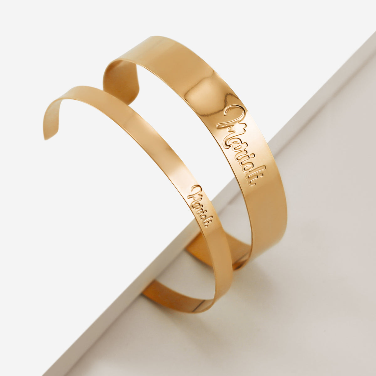 Personalized Bracelets - Brand Logo in Jewelry - Gold Tags labels ...